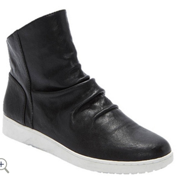 Adam Tucker | Shoes | New Adam Tucker Ruched Black Leather Rue Sneaker ...